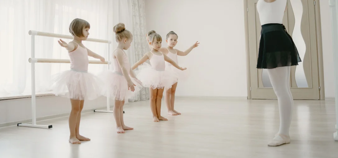 Clases de danza clásica en Granada - Escuela de danza - Virginia Abril